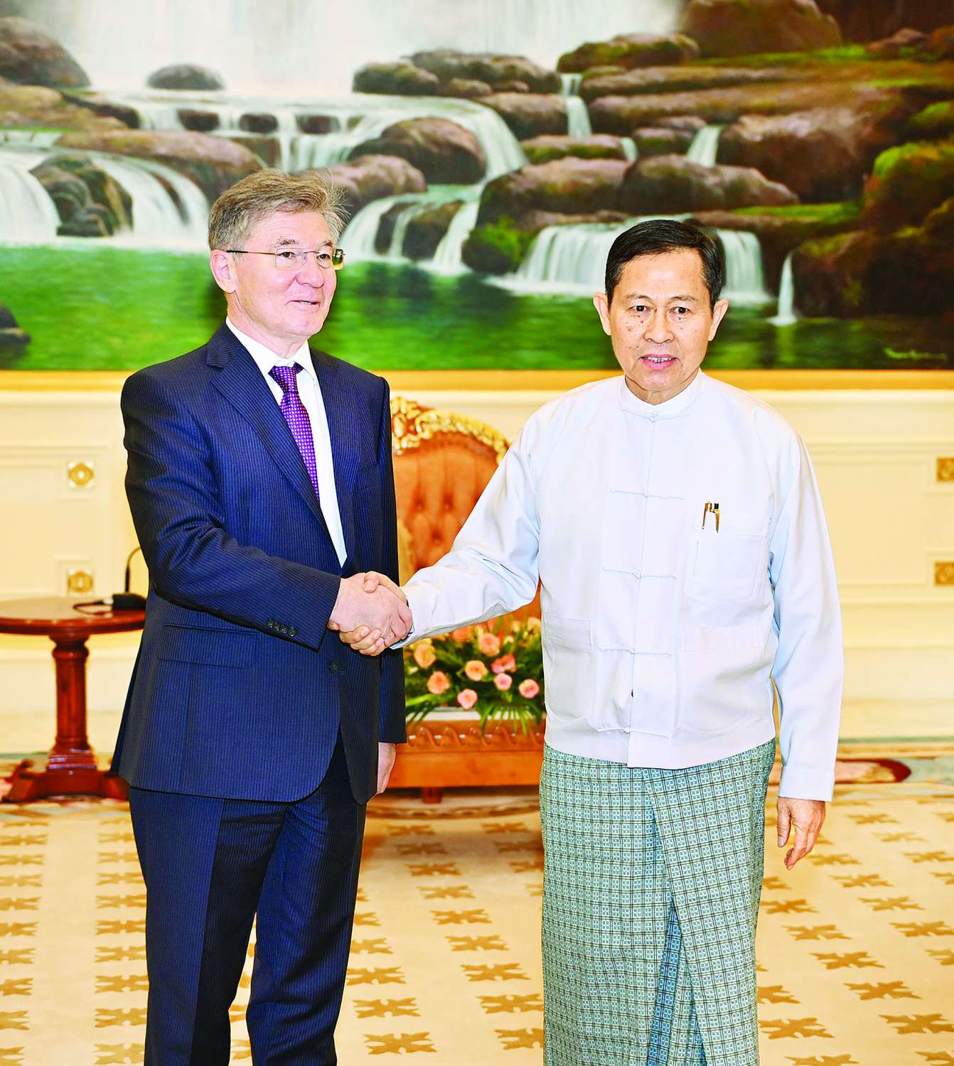 SAC Vice-Chair Deputy PM Vice-Senior General Soe Win receives Russian ...