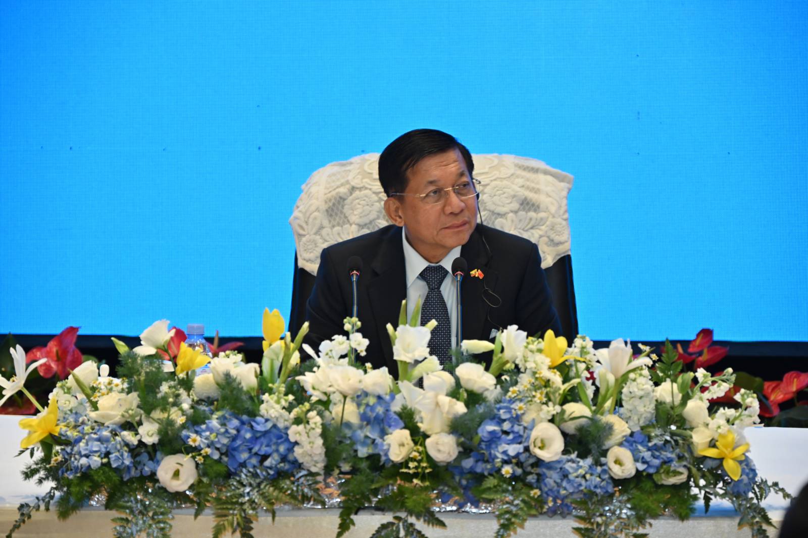 Myanmar leader highlights business opportunities for investors during ...
